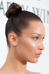 13 Haircuts for Heart-Shaped Faces That Enhance Your Look